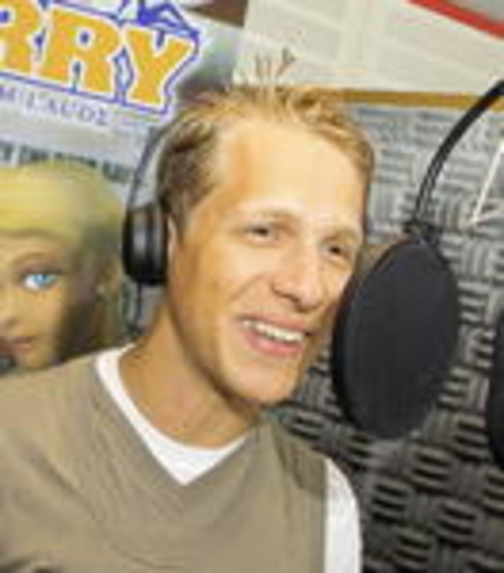 Pocher spricht Larry Laffer